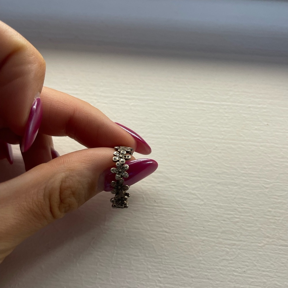 Pandora Flower Ring Size 7 - Gem